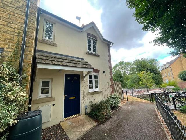 Castle Stream Court, Dursley GL11, 2 bed end terrace house to rent, £1,200 pcm | PrimeLocation