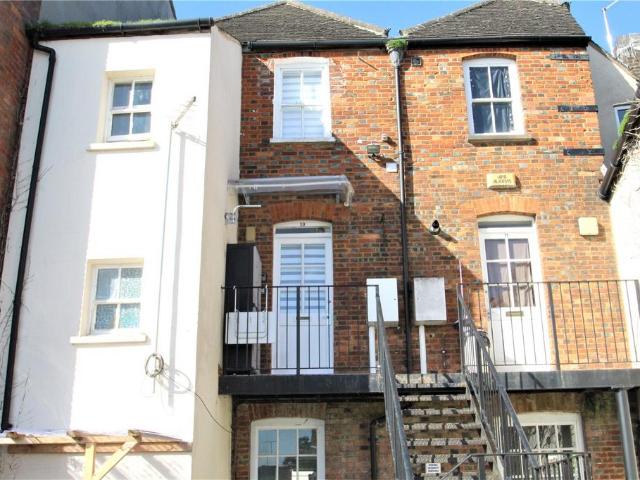 Castle Street, Buckingham MK18 2 bed flat to rent £1,000 pcm £231 pw