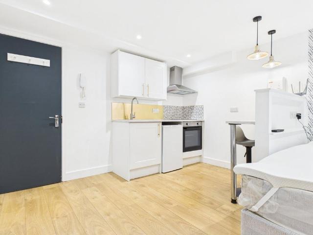 Castle Street, Brighton, BN1 Studio to rent £1,000 pcm £231 pw
