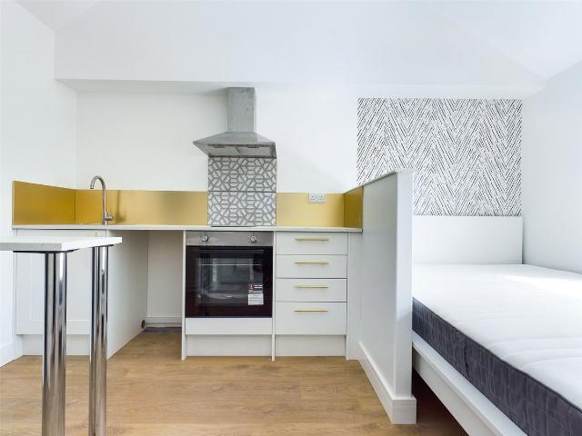 Castle Street, Brighton BN1, Studio to rent, £1,000 pcm | PrimeLocation
