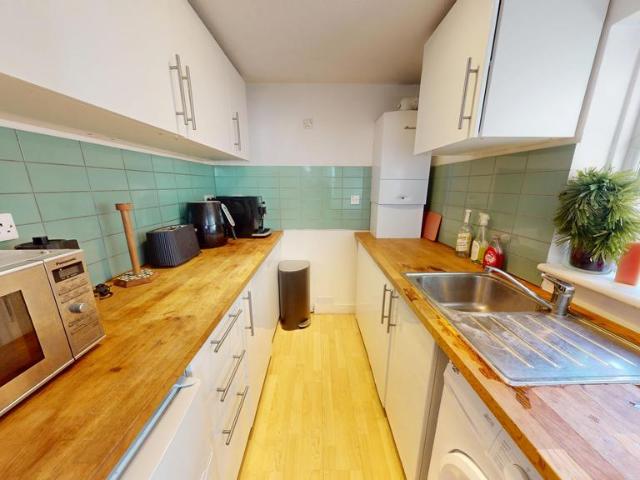 Castle Street, City Centre, Brighton. 3 bed terraced house to rent £1,835 pcm £423 pw