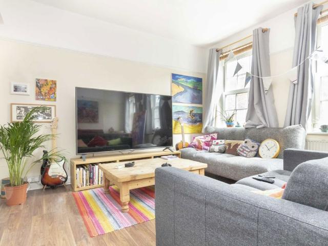 Castle Street, Kingston Upon Thames KT1, 3 bed flat to rent, £2,295 pcm | PrimeLocation