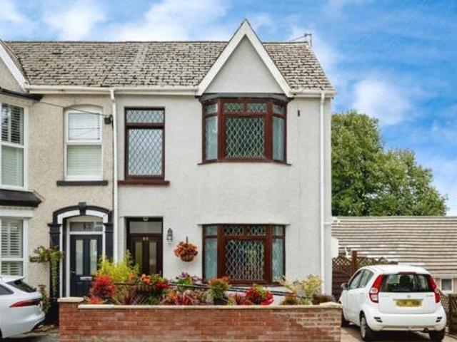 Castle Street, Loughor, 3 Bedroom Semi detached