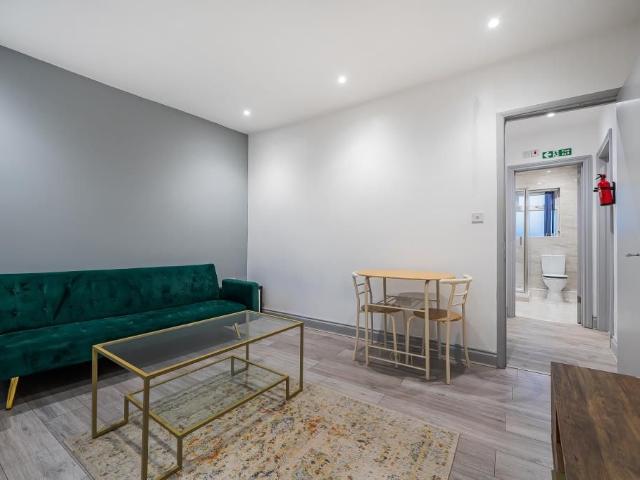 Castle Street, Reading RG1, 3 bed maisonette to rent, £1,550 pcm | PrimeLocation
