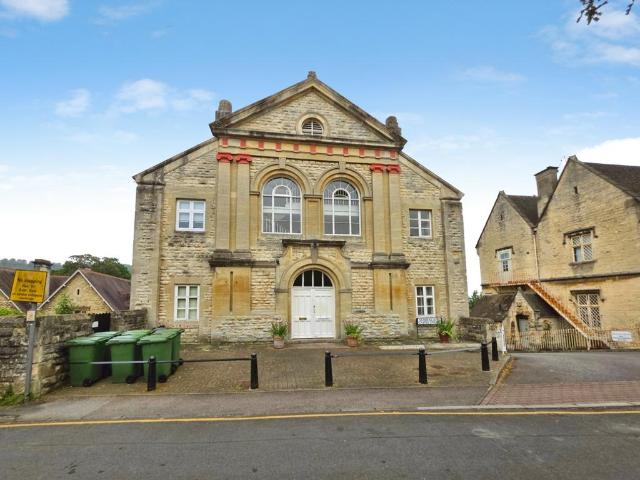 Castle Street, Stroud 2 bed flat to rent £1,000 pcm £231 pw