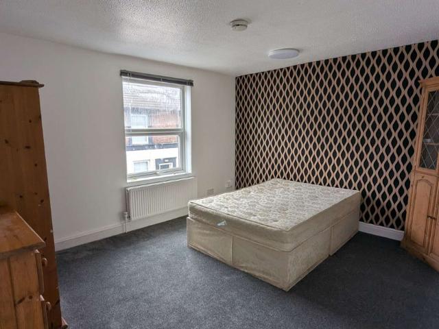 Castle Street, Town Centre, Luton LU1, Studio to rent, £750 pcm | PrimeLocation