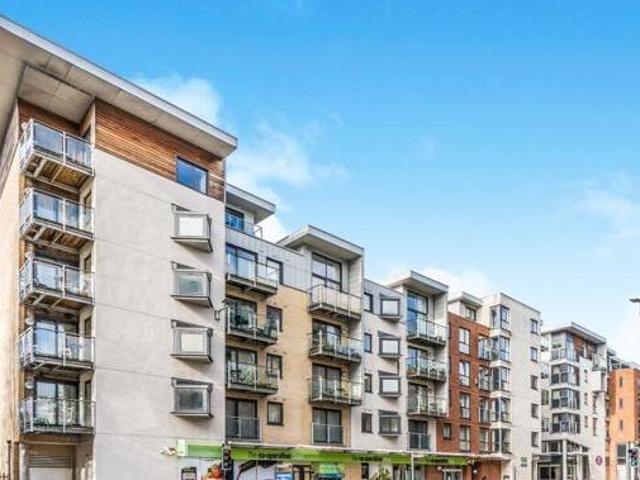 Castle Place, High Street, 2 Bedroom Apartment