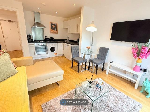 Castle Quay, Bedford MK40, 1 bed flat to rent, £1,900 pcm | PrimeLocation