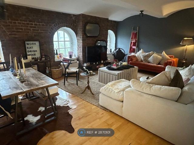 Castle Quay, Manchester M15, 2 bed flat to rent, £1,950 pcm | PrimeLocation