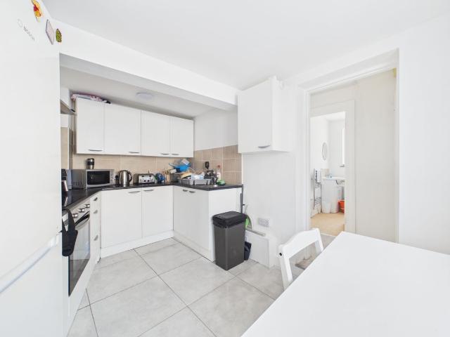 Castle Road, Chatham ME4, Room to rent, £660 pcm | PrimeLocation