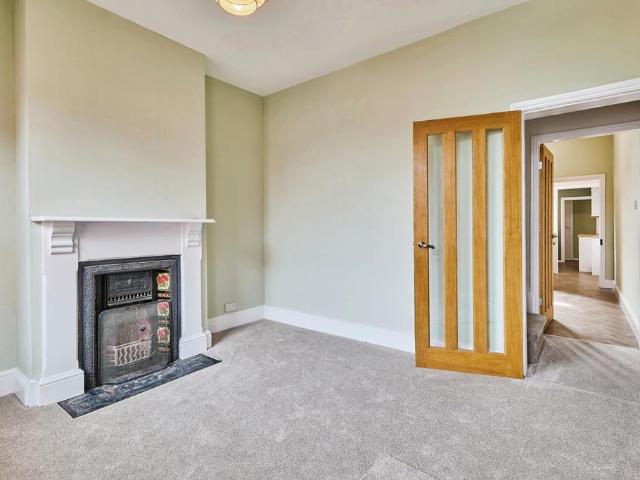 Castle Road, KIDDERMINSTER, DY11 3 bed property to rent £1,095 pcm £253 pw