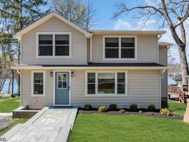 Castle Rock Rd, Jefferson Township, Home For Sale