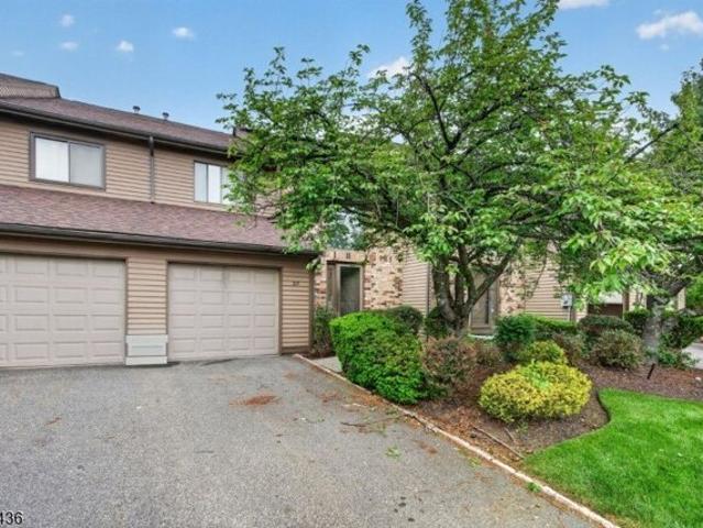 Castle Ridge Dr, East Hanover, Home For Sale