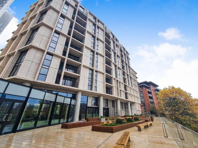 Castle Wharf, 2A Chester Road. 2 bed flat to rent £2,200 pcm £508 pw