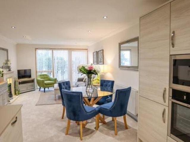 Castle View Retirement Village, Helston Lane, 2 Bedroom Flat