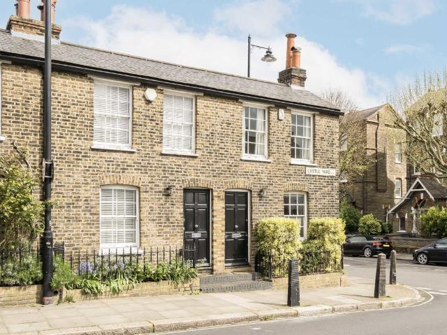 Castle Yard, Highgate Village N6, 2 bed terraced house to rent, £3,250 pcm | PrimeLocation