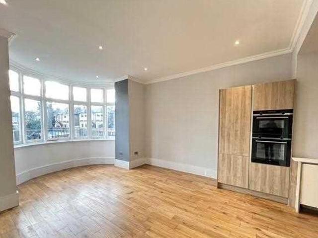 Castlebar Road, Ealing, 2 Bedroom Apartment