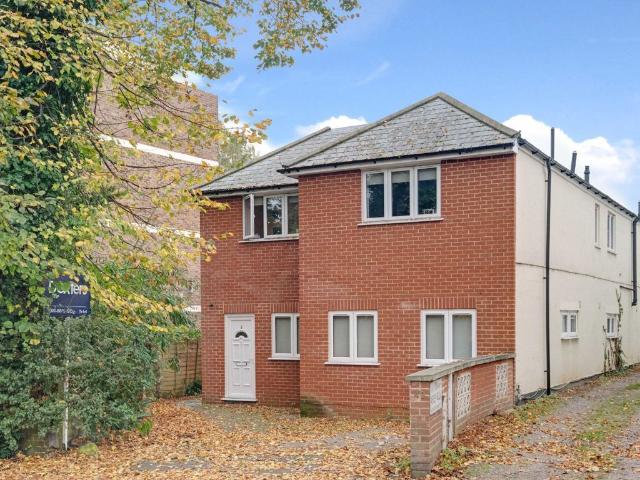 Castlebar Road, Ealing W5, 2 bed flat to rent, £2,600 pcm | PrimeLocation