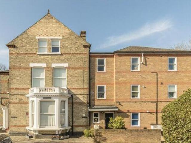 Castlebar Road, London, 3 Bedroom Apartment