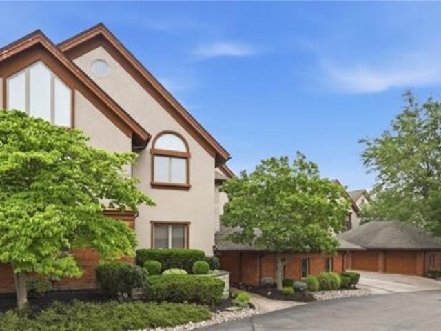 Castlebrook Ln, Williamsville, Condo For Sale