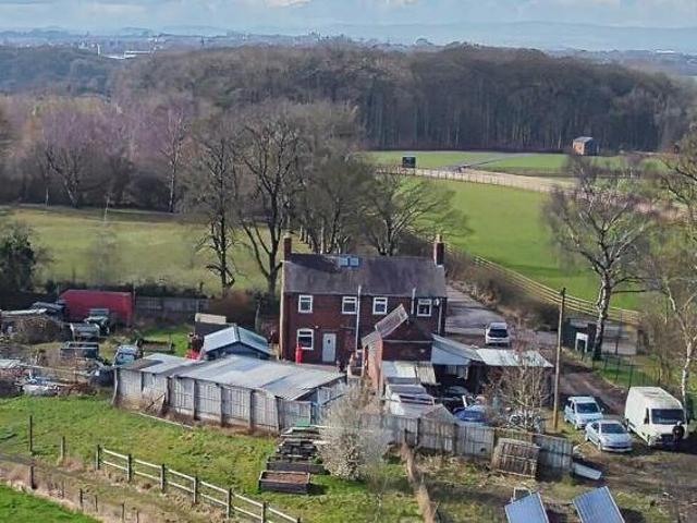 Castlehill Cottages, Castle Lane, Character Property For
