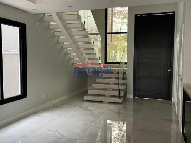 Cas Sobrado a venda no Villas de Santana com 4 quartos