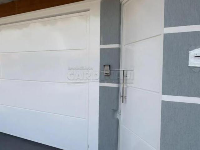 Casa Muito Bem Localizada próximo de comércios e fácil acesso a Rodovia