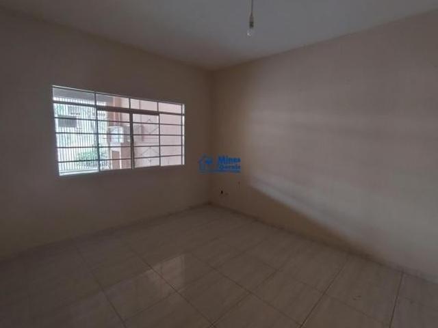 CASA MULTIFAMILIAR PARA VENDA NO JARDIM PORTUGAL! VENDE SE!
