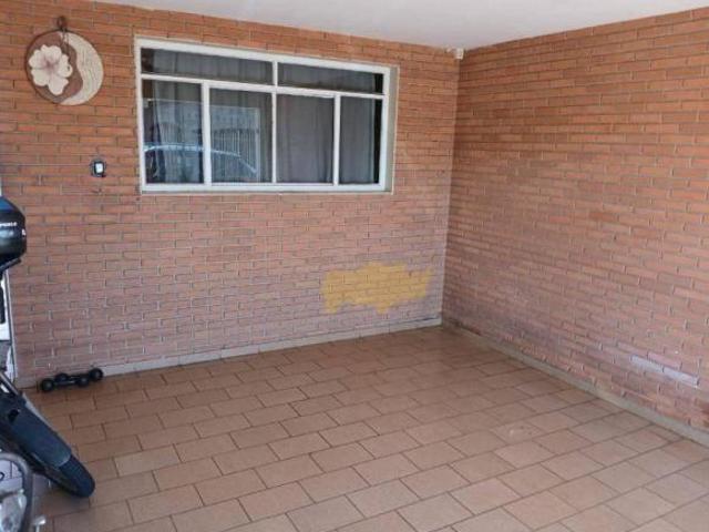 Casa Mãe Prtea, 2 quartos 1 suite, 2 garagens em ótima localização