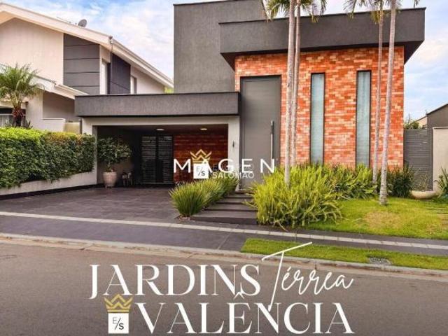 Casa magnífica no Jardins ValênciA 240m², 4 suítes!