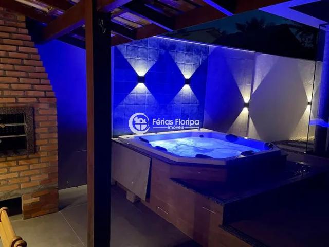 Casa Mar Grosso: Luxo e Conforto a 100m da Praia do Campeche