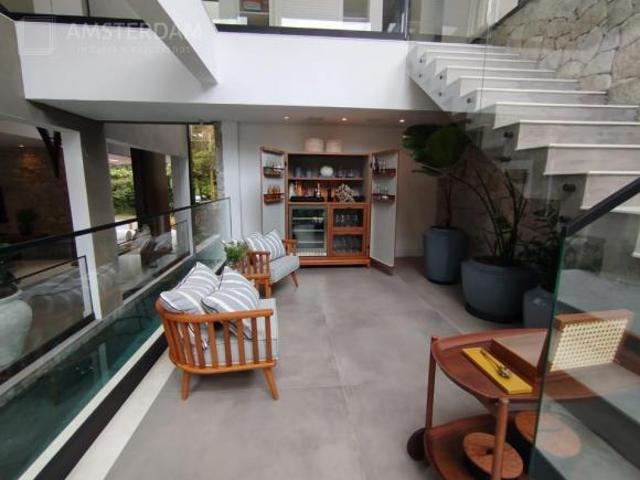 Casa maravilhosa no M12 na Riviera, 6 suítes, 855,00 m² que oferece todo o conforto e luxo que você