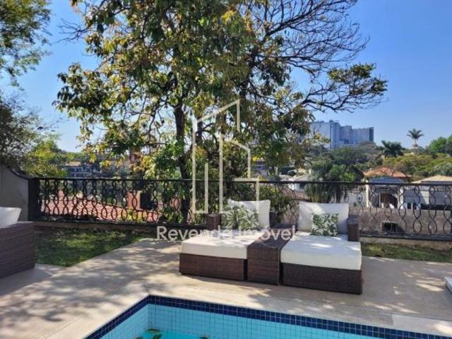 Casa maravilhosa no Morumbi, localização privilegiada !