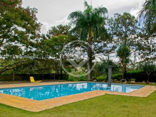 Casa Maravilhosa no Condominio Nossa fazenda por R$ 1.400.000,00, estilo sítio, com vários anexos q