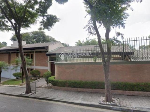 CASA MARAVILHOSA NO PARQUE ANCHIETA COM PISCINA