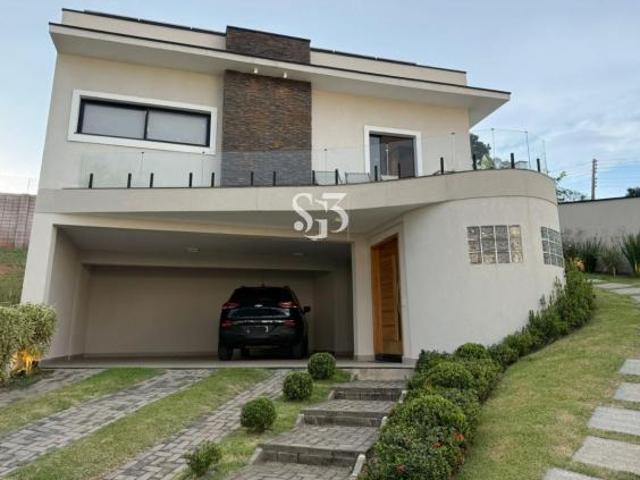 Casa em condomínio à venda em Valinhos SP. Venha conhecer essa oportunidade única!