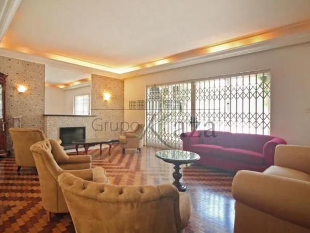 Casa Maravilhosa ao lado do Parque do Ibirapuera 3 Dormitórios 372 m2