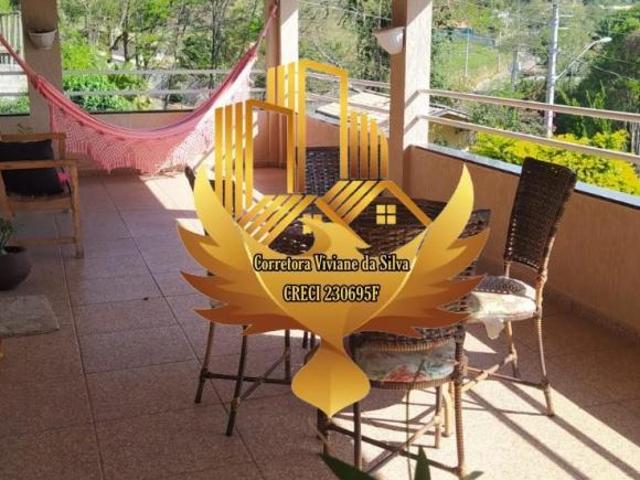 Casa Maravilhosa ! Bairro Barreiro ! Excelente localização !