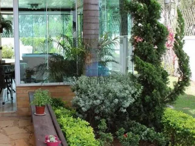 Casa Maravilhosa com 05 Dormitórios Próximo ao Shopping Iguatemi