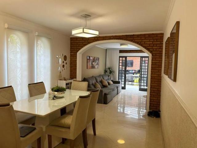 Casa Maravilhosa com 150m² na Vila Alexandria, totalmente reformada!