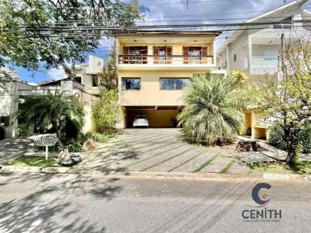 Casa Maravilhosa com 3 dormitórios 1 suíte, piscina, churrasqueira! 390m²