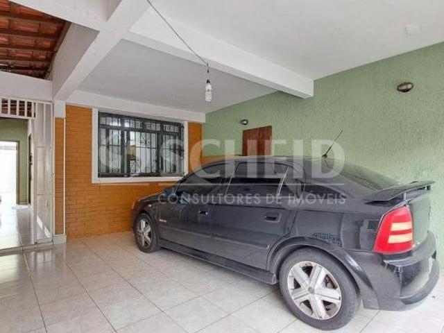 Casa maravilhosa com 3 quartos, 4 banheiros, 2 vagas, quintal lateral prox. universidade Ibirapuera