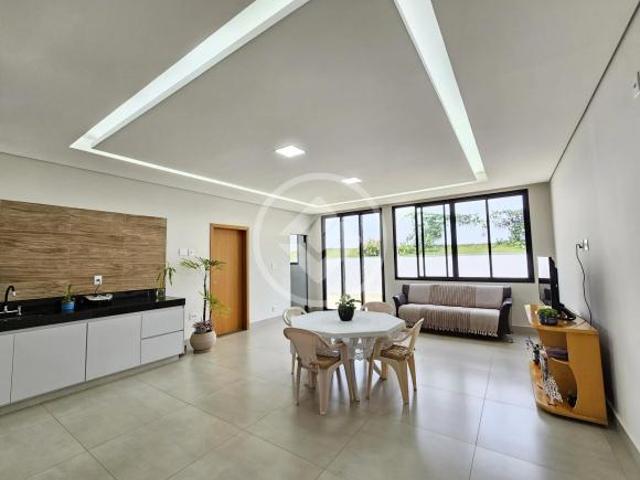 CASA MARAVILHOSA COM 3 QUARTOS, SENDO 1 SUITE, 3 SALAS E 2 ESCRITÓRIO NO CONDOMINIO LAGOA SANTA PARK