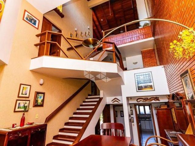 Casa maravilhosa em condomínio e com vista para o Lago Guaíba com quase 400m² de área privativa !