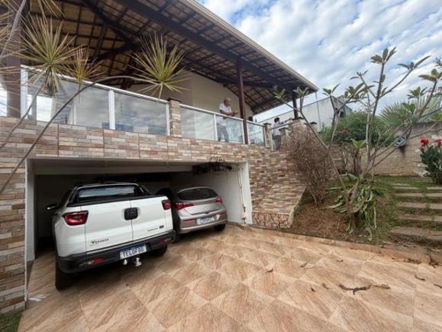 Casa maravilhosa, em condomínio fechado próximo à lagoa em Lagoa santa!