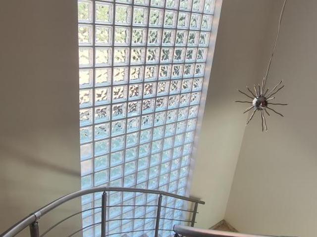 CASA MARAVILHOSA 1.000MTS CONDOMÍNIO ARUJAZINHO