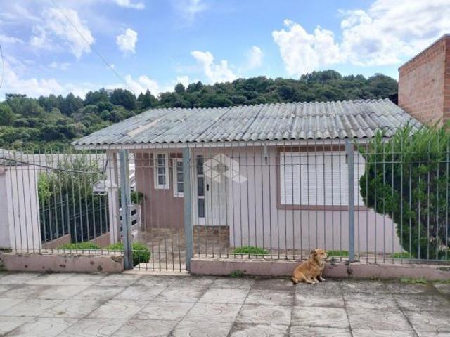 Casa medindo 159 m² no Bairro Primeiro de Maio