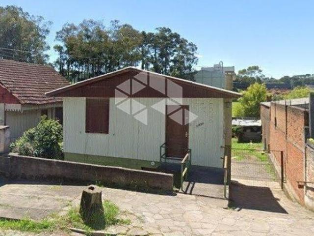 Casa mista à venda no bairro Sagrada Família, Caxias do Sul