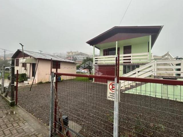 Casa mista com dois pavimentos no no bairro Industrial