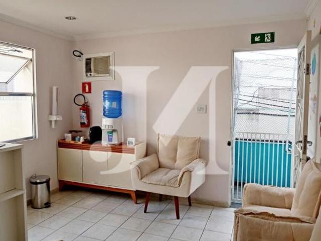 Casa Mista de 252m², com 2 Salões, 4 Salas comerciais, 2 Casas e 1 Kitnet Vila Matilde